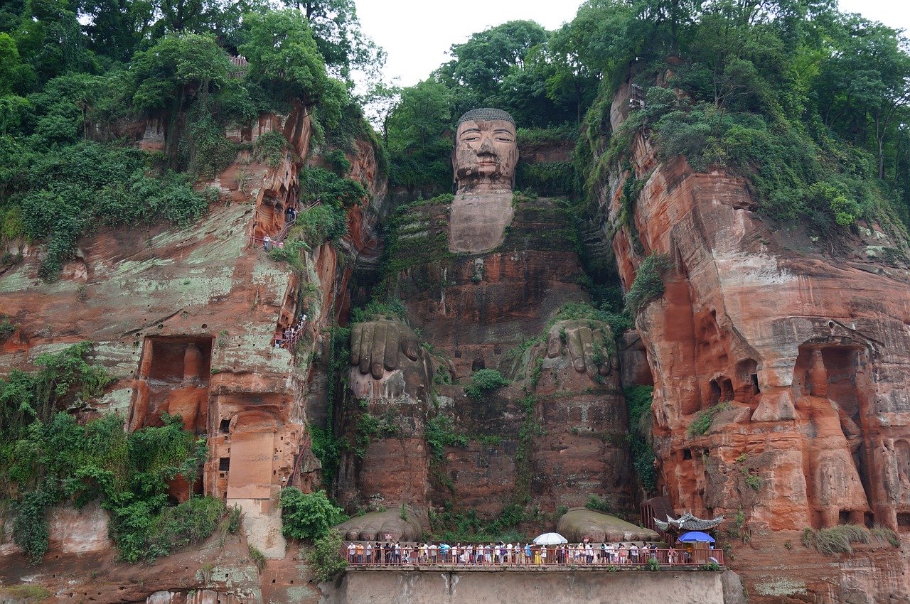CHINA BUCKET list: top 10 AMAZING things to do in China before you die