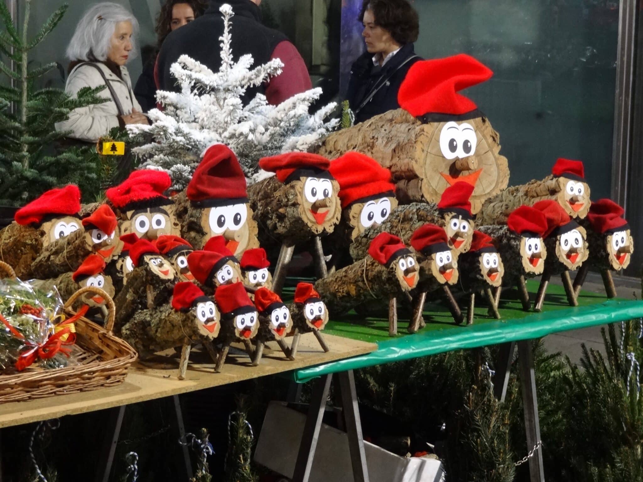 Top 10 UNIQUE Christmas traditions from around the WORLD