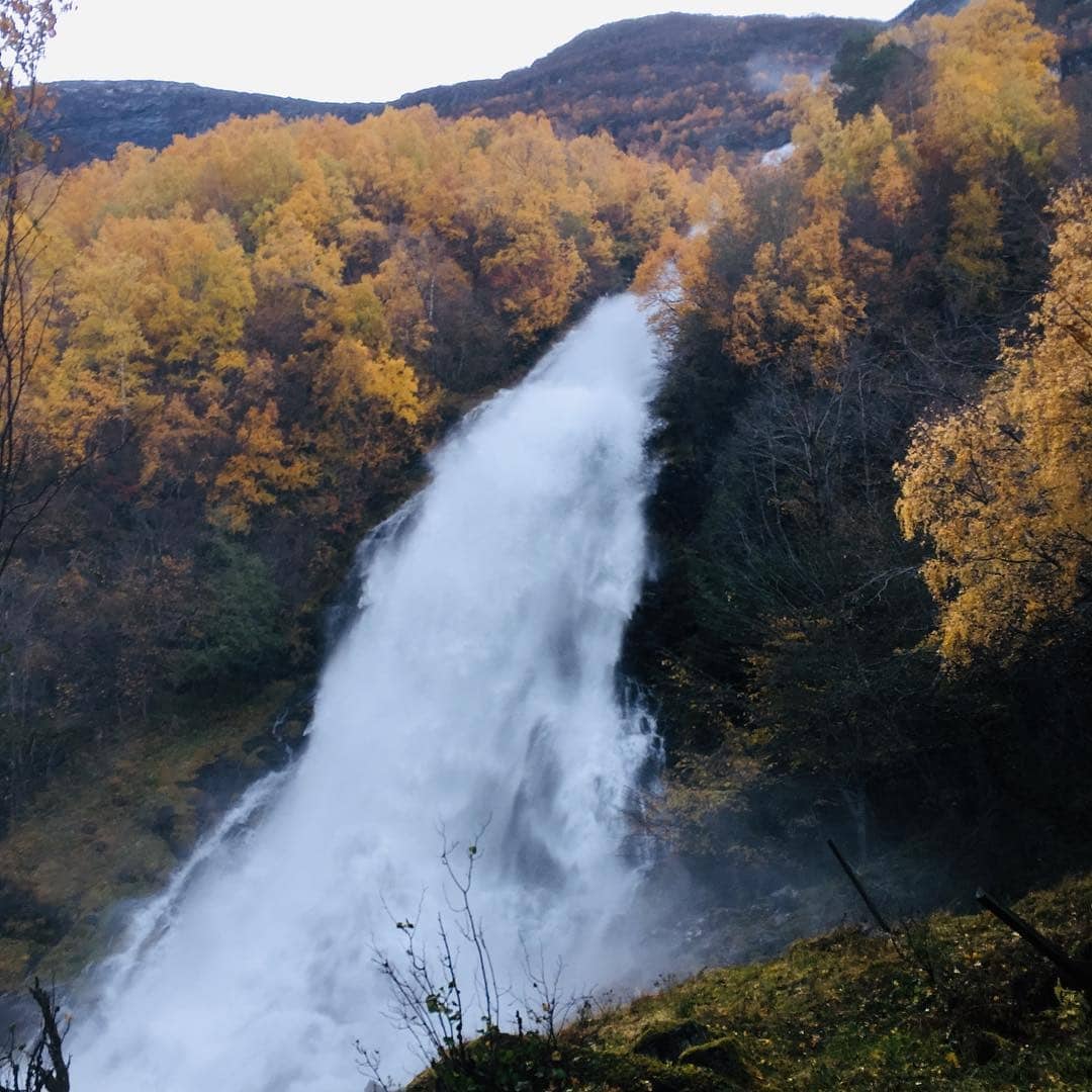 Top 10 HIGHEST WATERFALLS in the world, RANKED