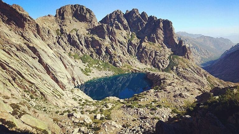 Top 10 most BEAUTIFUL lakes in France to visit, RANKED