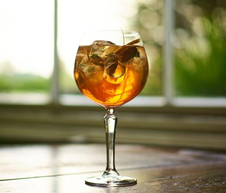 Top 10 best COCKTAIL BARS in Cardiff you need to visit