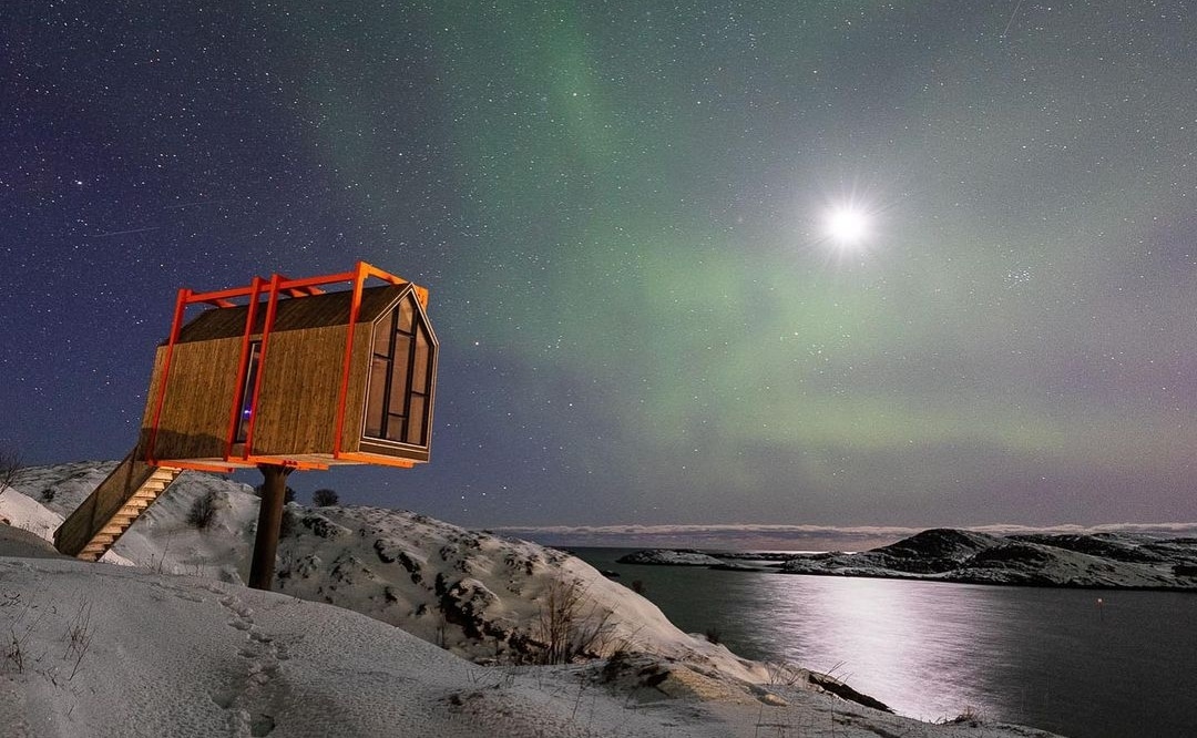 Top 10 HOUSES in the most UNUSUAL places