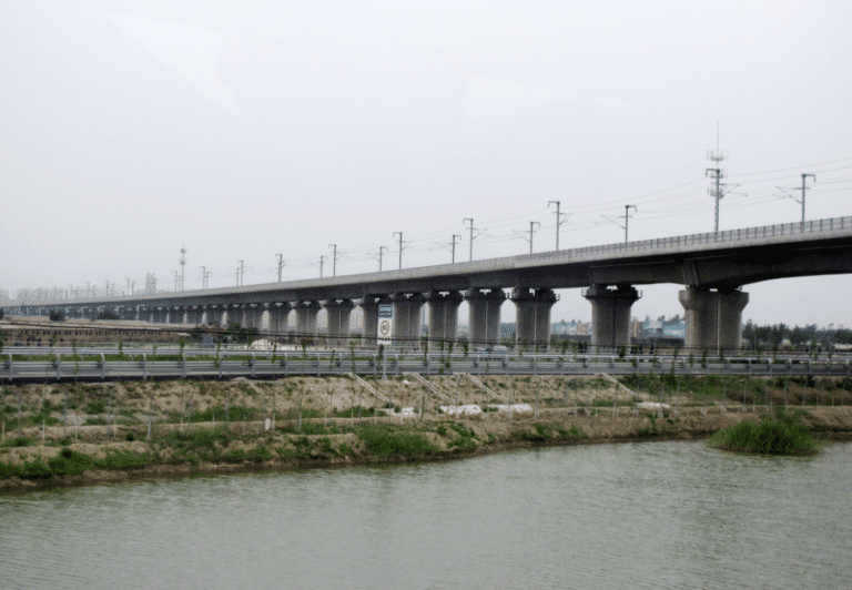 The top 10 LONGEST bridges in the WORLD