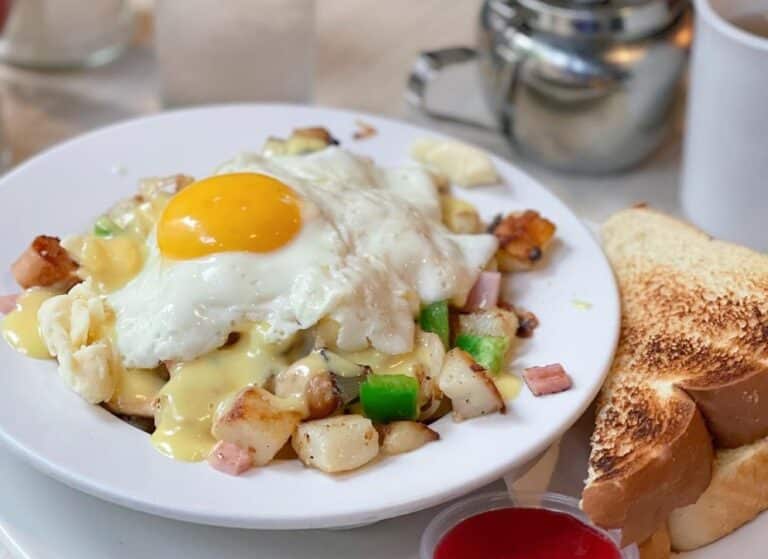 Top 10 spots for the BEST poutine in QUEBEC City
