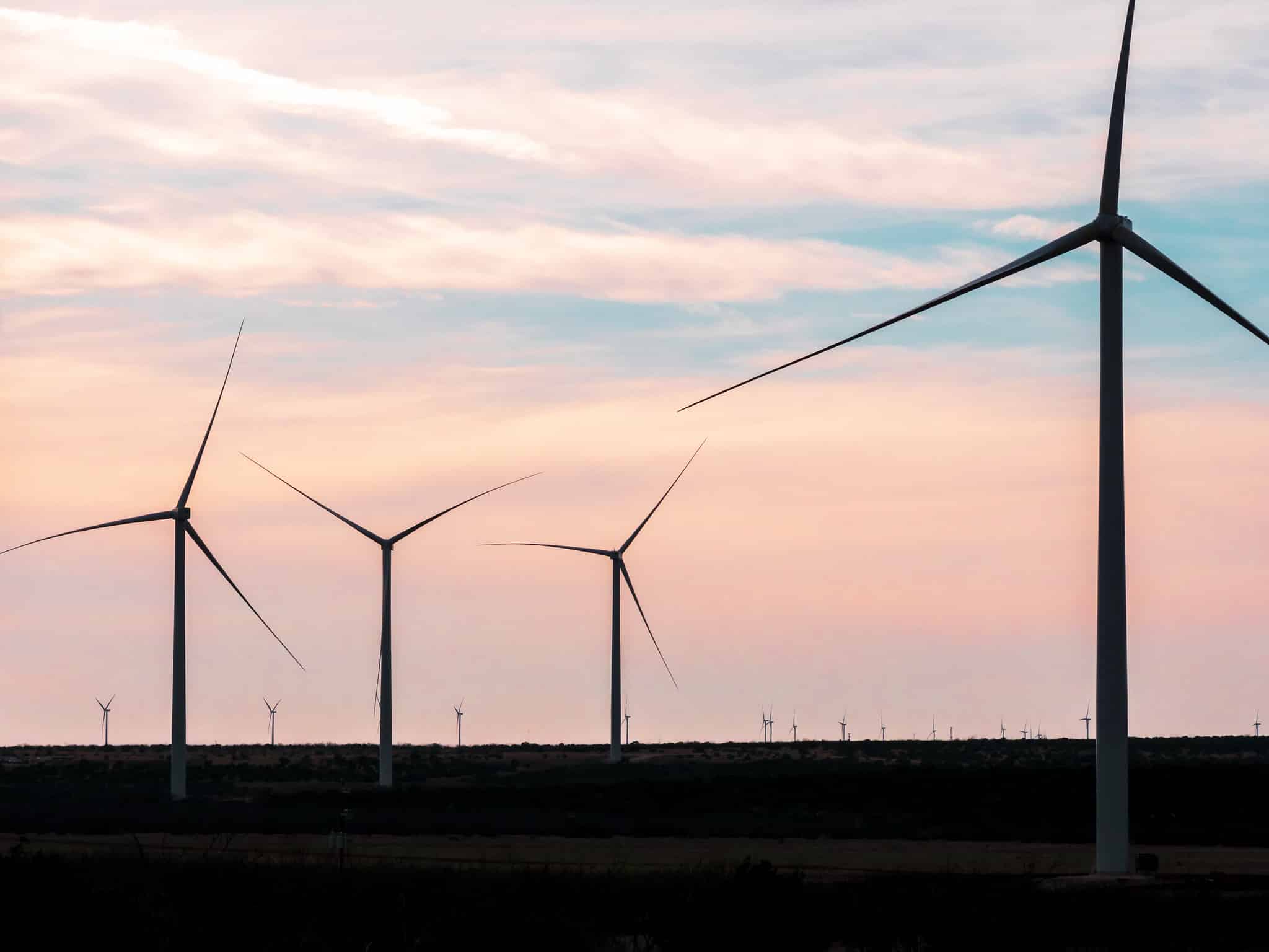Top 10 WINDIEST cities in the US, RANKED