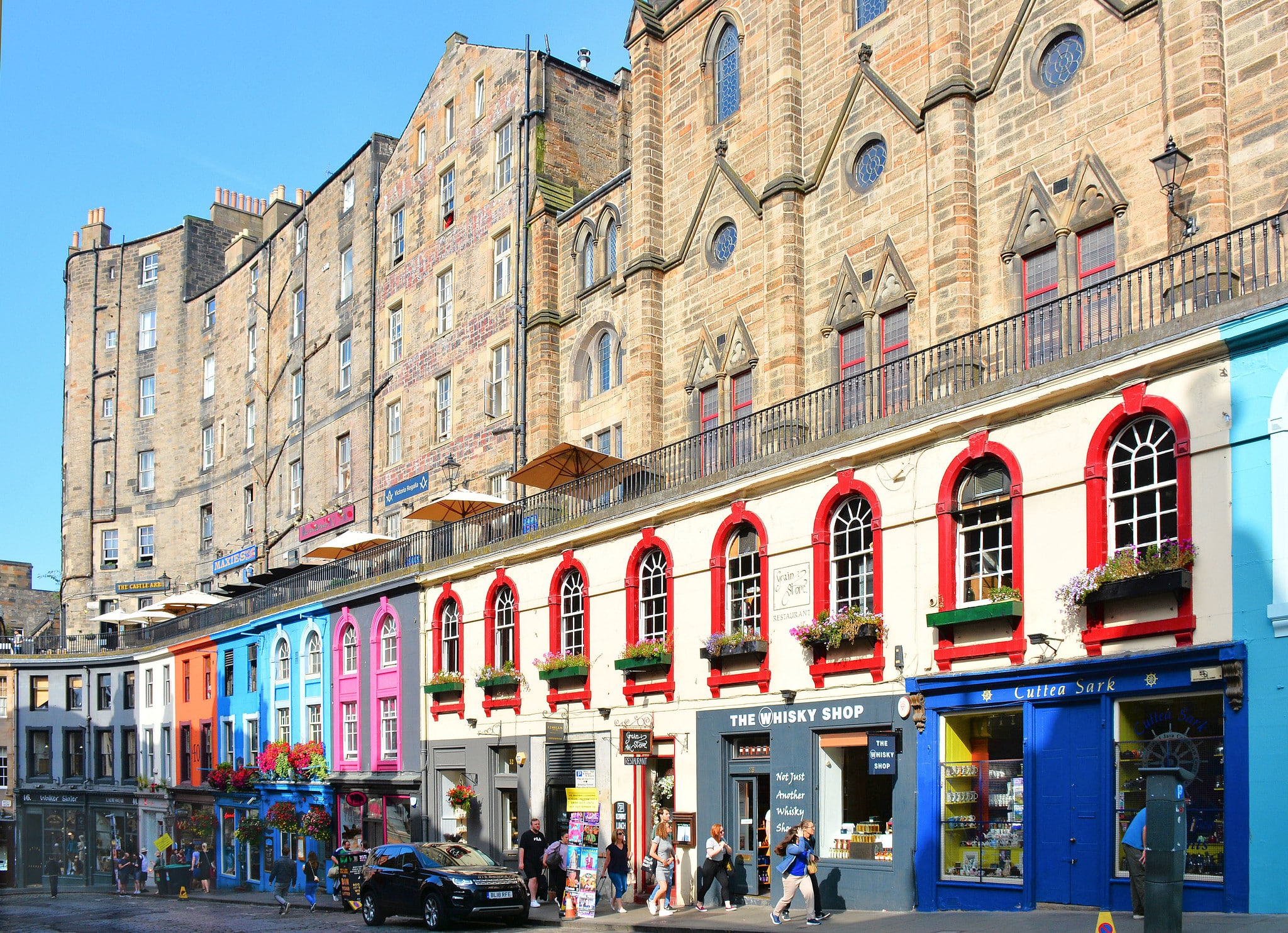 Living in EDINBURGH: things to know before you move and MORE