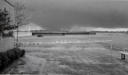 Top 20 WINDIEST cities in the WORLD, ranked