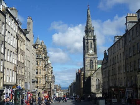 Living in EDINBURGH: things to know before you move and MORE