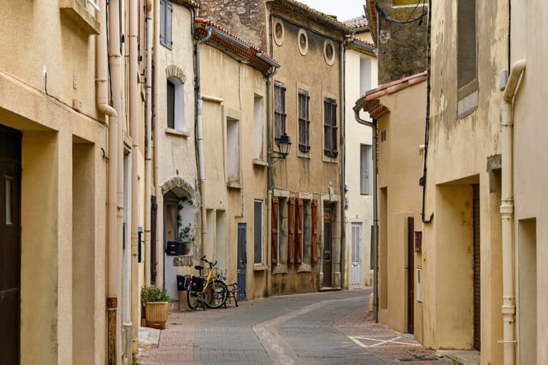 Top 20 WINDIEST cities in the WORLD, ranked