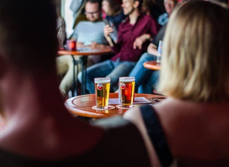Top 50 FUNNIEST and best pub quiz team NAMES