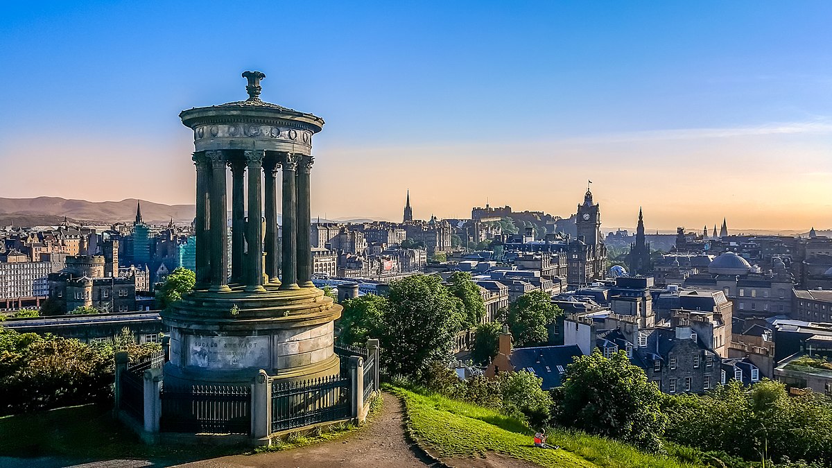 Living in EDINBURGH: things to know before you move and MORE