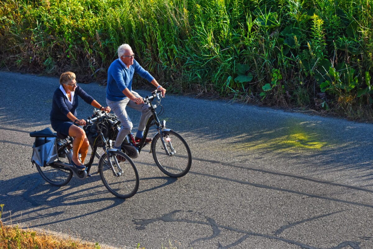 Top 10 SAFEST SPORTS for all ages: fun and low-risk activities
