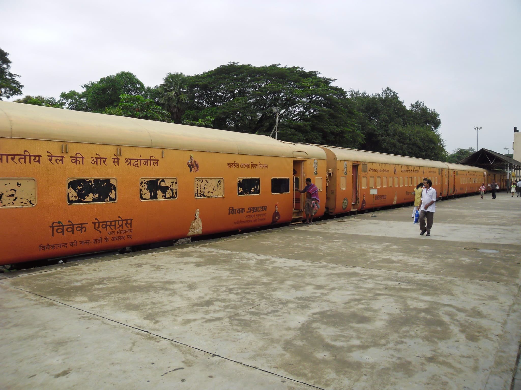 Top 10 LONGEST train journeys in the WORLD