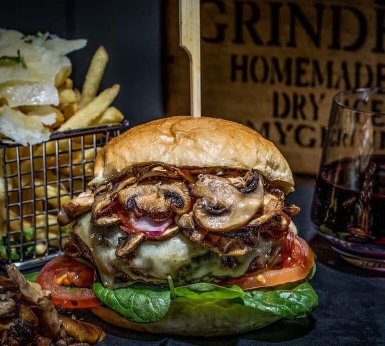 Top 10 restaurants for the BEST BURGERS in Berlin