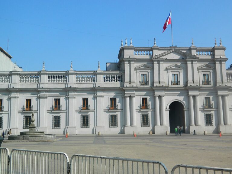 10 most BORING CITIES in the world (ideal for boring people)