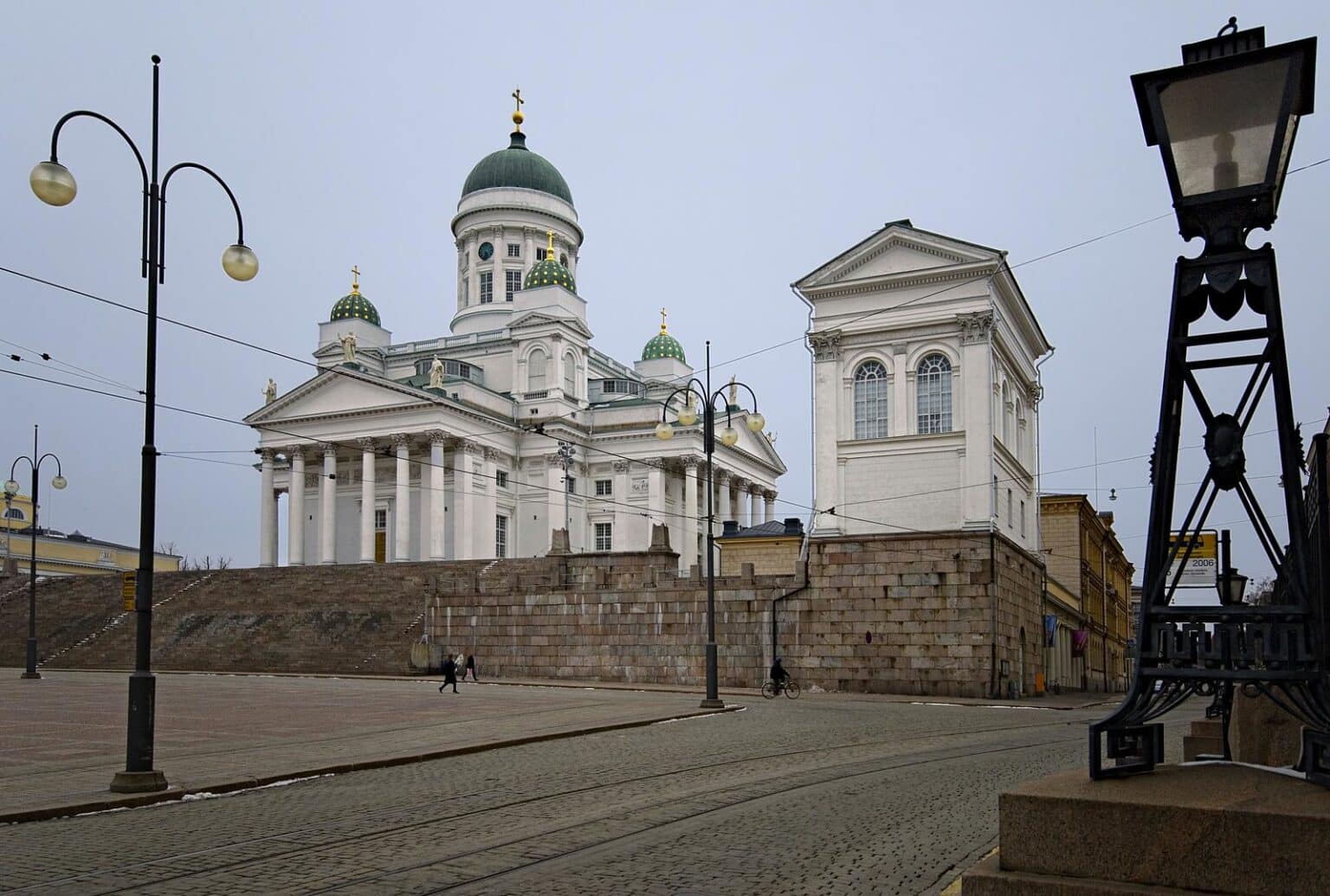 10 most BORING CITIES in the world (ideal for boring people)